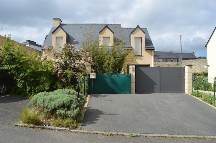 Maison Contemporaine à Dinan De 2 à 10/11personnes - Dinan
