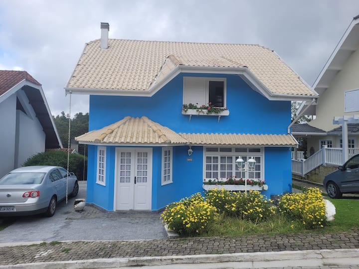 Casa Reformada Em Condominio No Alto Capivari - Campos do Jordão