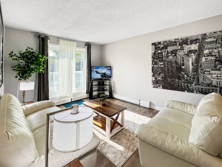 5 Mins To Rogers Arena-cozy Private Suite Downtown - Edmonton