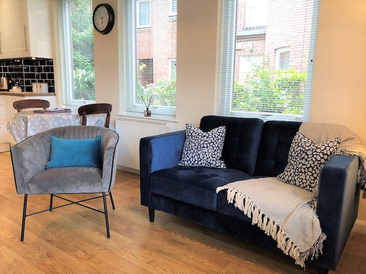 3 The Courtyard Windsor - Super Location - Slough