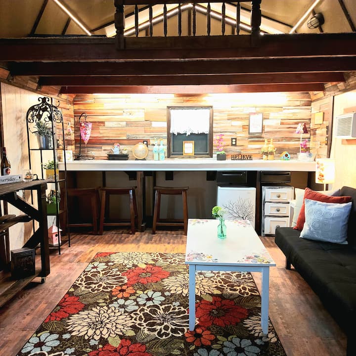 She Shed Inn - Midlothian, TX