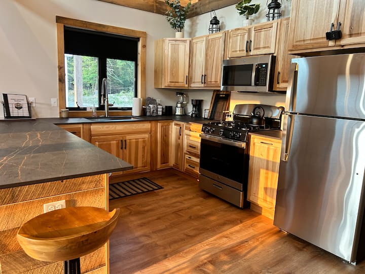 New Guest Cottage On 23 Acres - Ludlow, VT