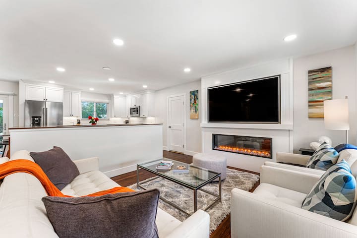 Modern 5 Bed Home In Cherry Creek - Denver, CO