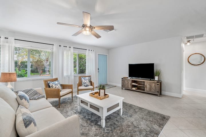 Entire Waterfront Delray Beach Home - Delray Beach, FL