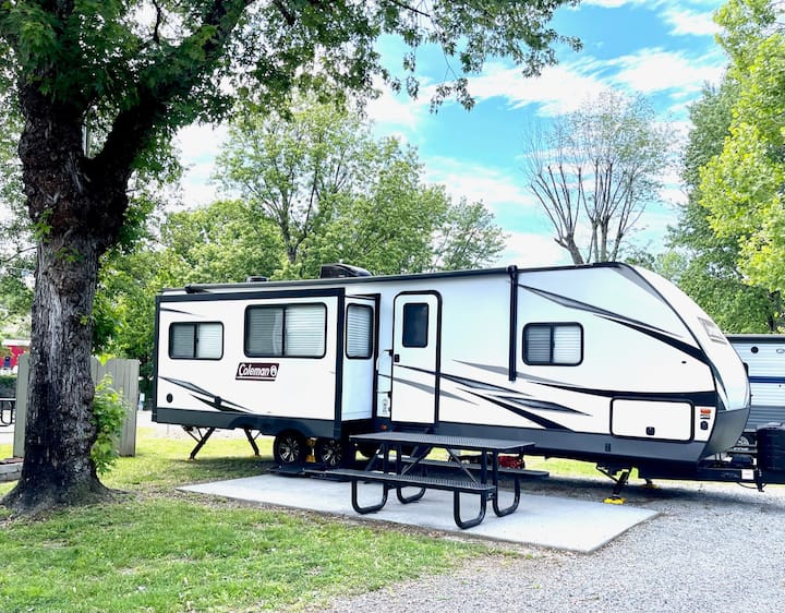 Rv Rental 2 @Camp Riverslanding - Gatlinburg, TN