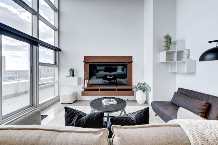 The Pinnacle - Premium Downtown Loft - Canada