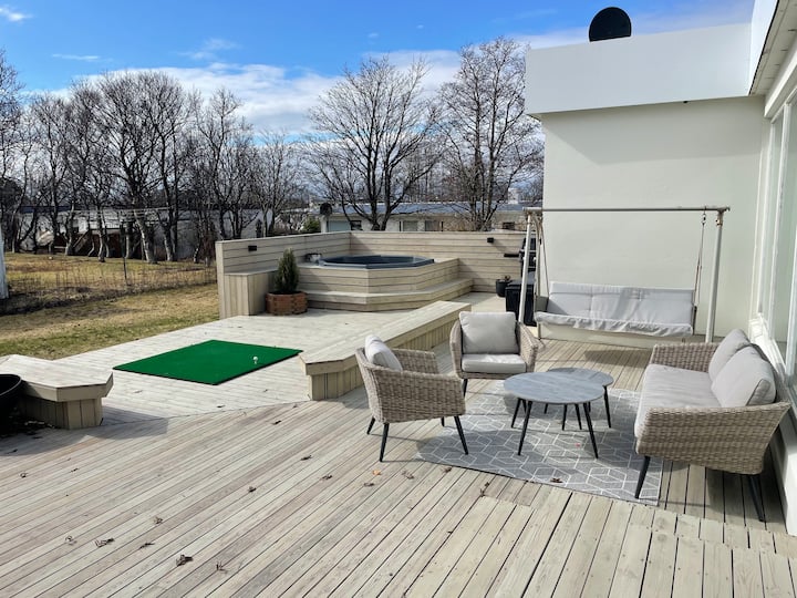 Comfortable Family Home With Spacious Garden - Reikiavik