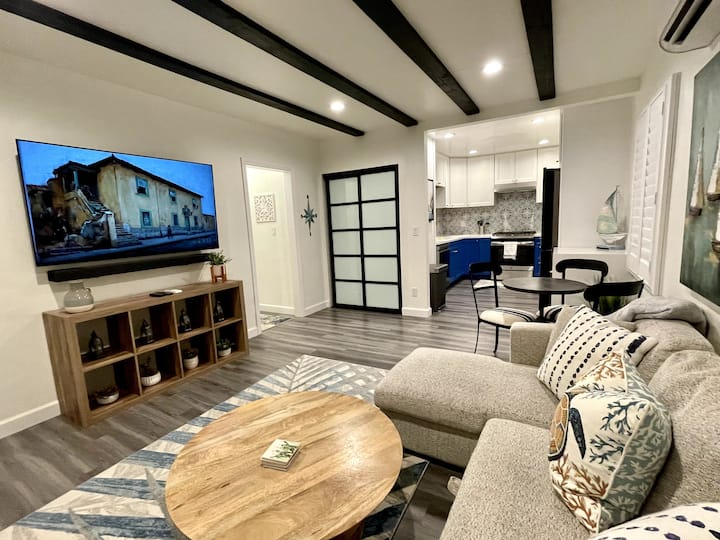 Sunny Beach House Retreat - Oceanside, CA
