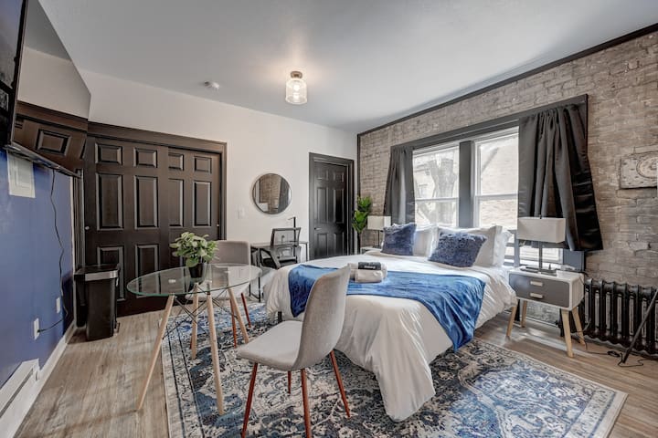 Stylish Studio Near Beach & Bars, Downtown Milwauk - Milwaukee, WI