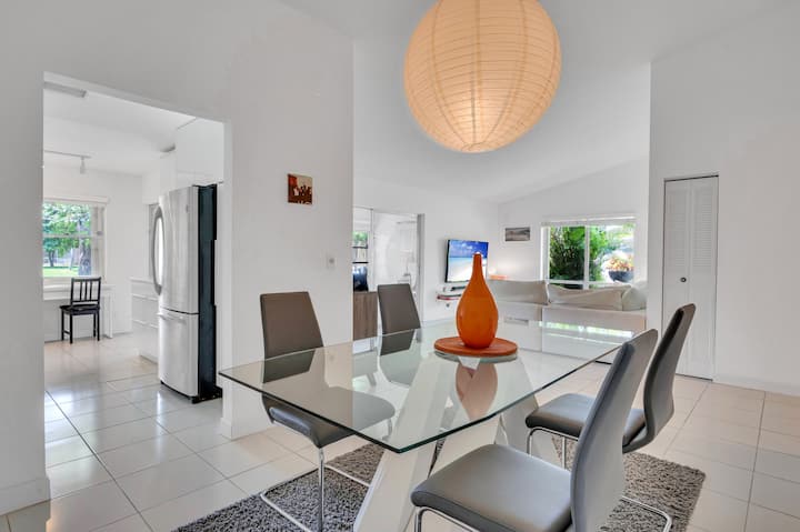 Cosy Getaway Villa Delray Beach - Delray Beach, FL