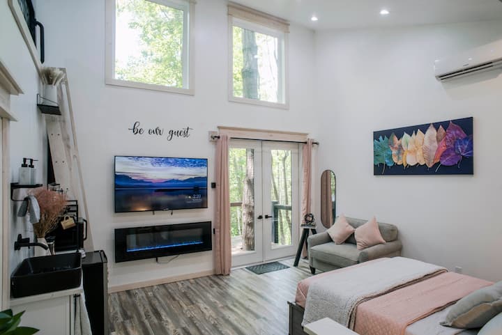 Luxury Treehouse - Saluda, NC