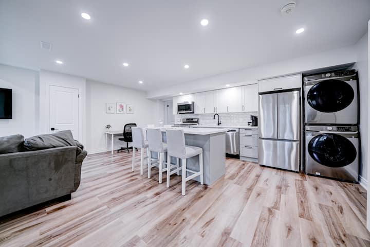 New 1-bd Apartment/free Parking/monthly Stays - Toronto