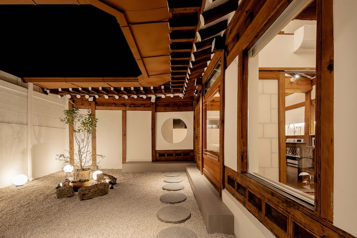 A Hanok Like An Old Friend's House, Heritage House - Seoul