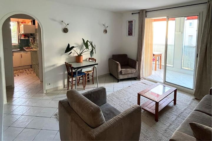 Joli 2-pièces Avec Loggia, Parking & Plage à Pied - La Ciotat