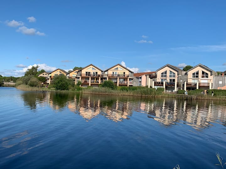 260 Waterfront Holiday Apartment With Garden - Hourtin