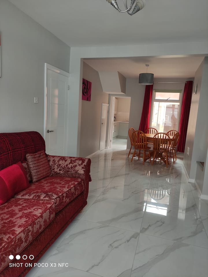 95td Cosy Modern Stay In East Belfast. - 貝爾法斯特
