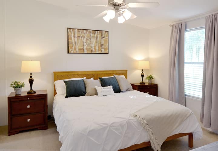 Country Farmhouse & Guesthouse 7br/4ba Sleeps 16+ - Alafia River State Park, Lithia