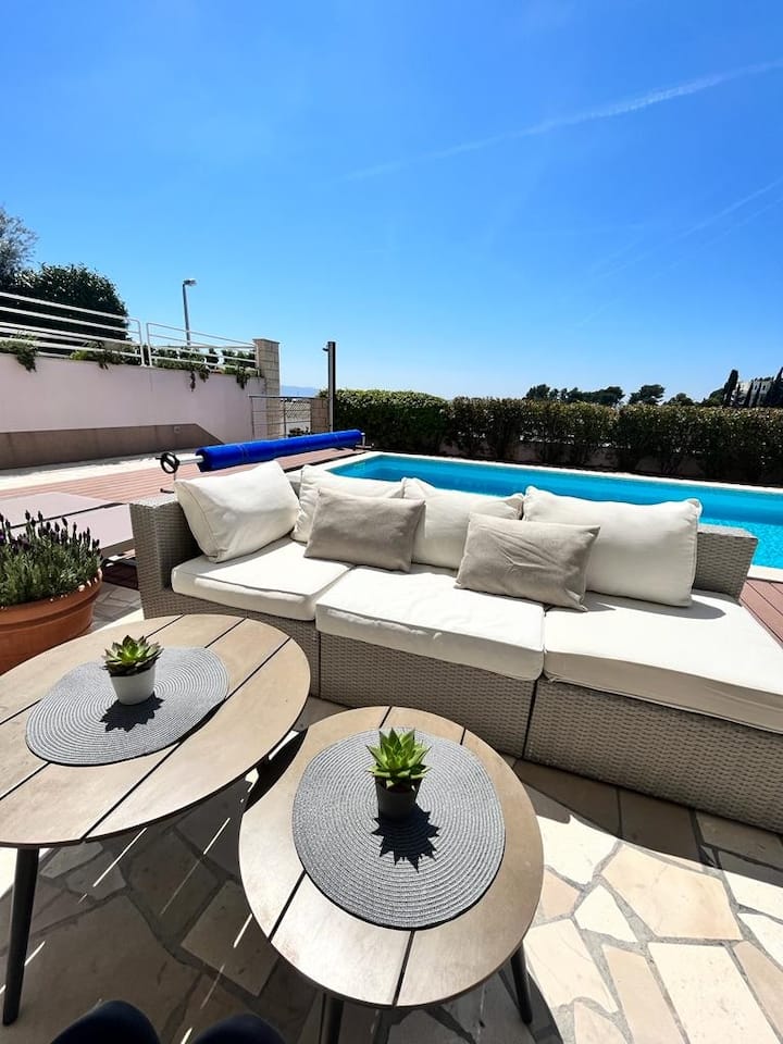 Blue  Apartment With Shared Pool - Split