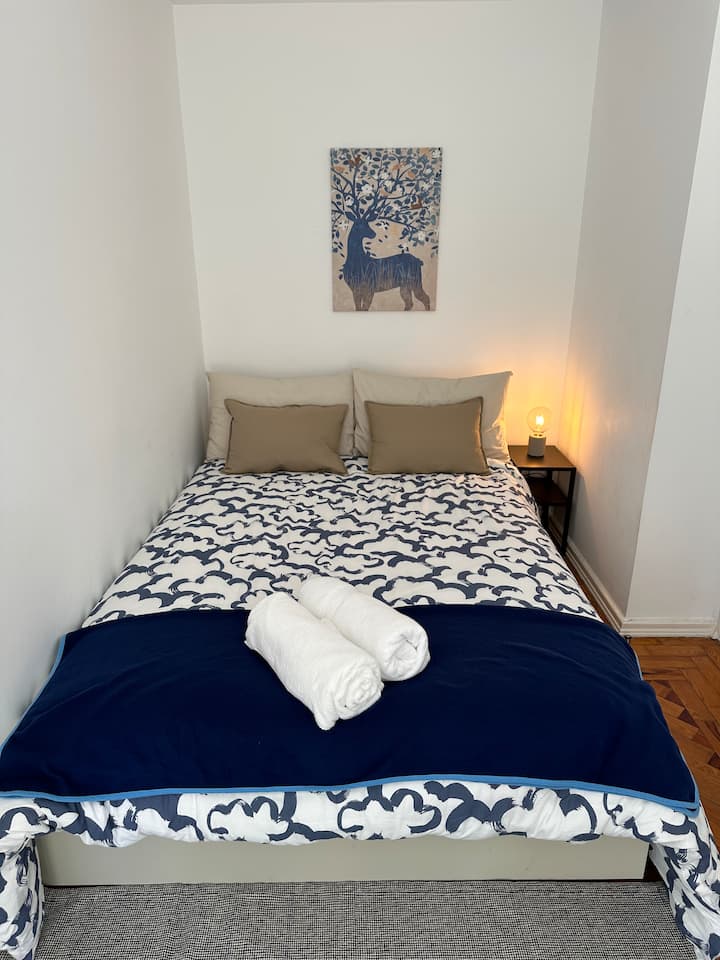 Long Term Double Room With Balcony - Lisboa