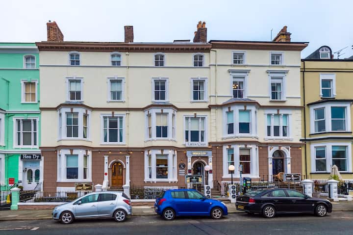 Lauriston Court Hotel - Llandudno