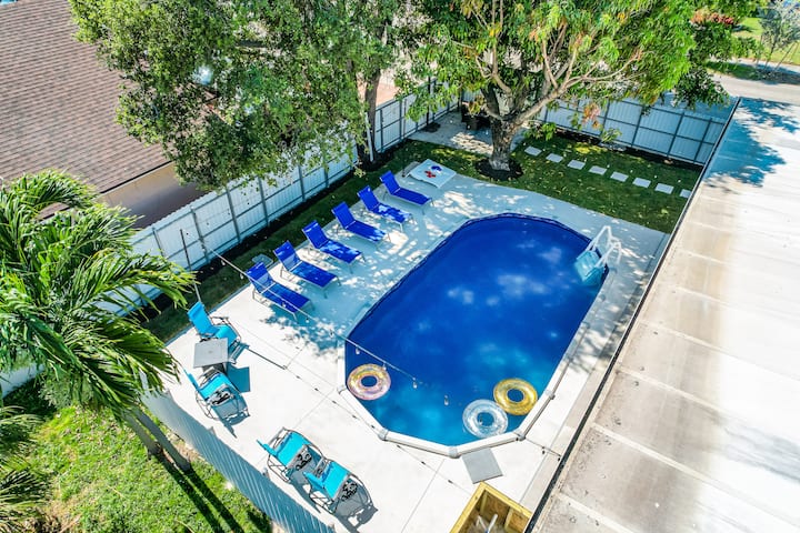 Pool, Patio, 4 Queen Beds, Sleep 8, Parking! - Miami