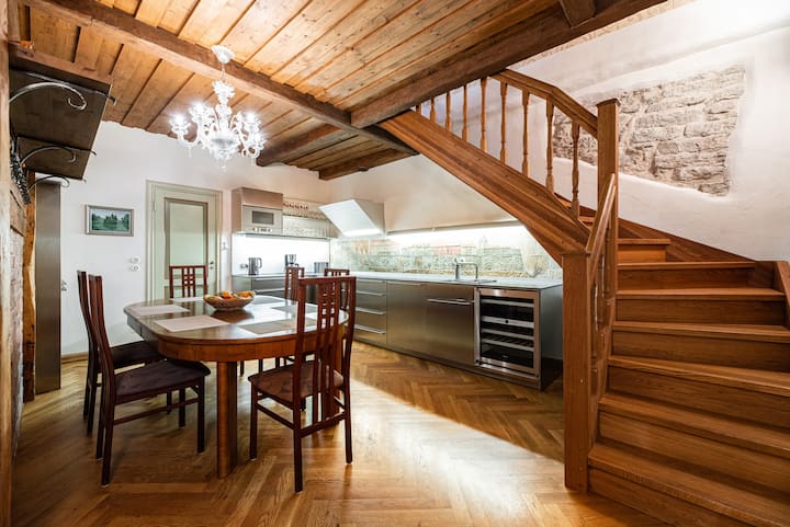 Tree Spirit Apartment - Sauna - Fireplace - Tallinn