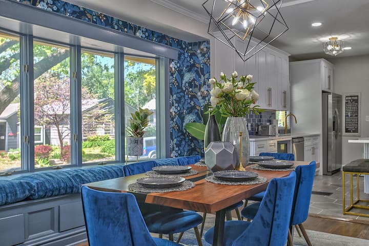 1st Class Monthly Rental | Petok | 5g Wi-fi - Kansas City, MO