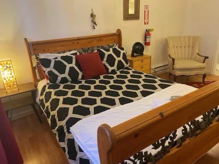 Secure Studio With Kitchen And Loft Travel Busines - Vallejo, CA