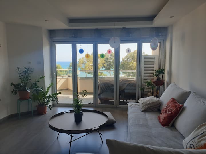 Bright Flat On The Seafront - Limassol