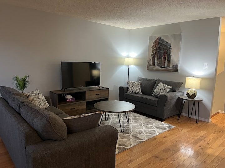 Large 2 Bedroom Split Level - North Battleford
