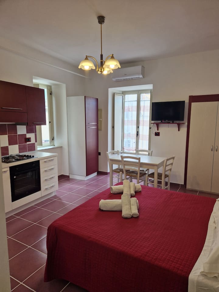 Le Casette Di Vittorio: L'amaranto-pizzo. - Pizzo