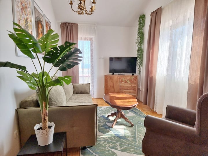 Charming Apartment A4 - Villa Ana - 트로기르