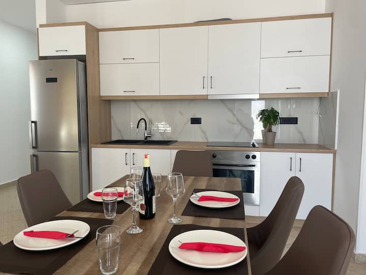Two Bedroom Apartament Sea View - Sarandë