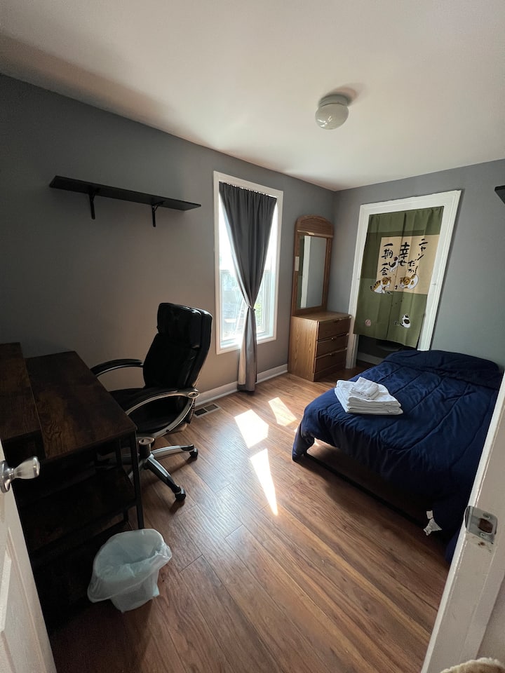 Twin Room Near Rwj W/ Shared Space + St. Parking - Highland Park, NJ