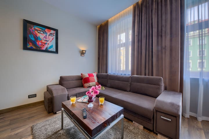60 M2 Apartment With Market Square View - 樂斯拉夫