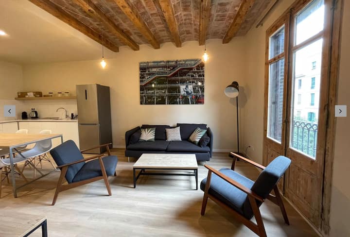 Very Very Central. T - Badalona