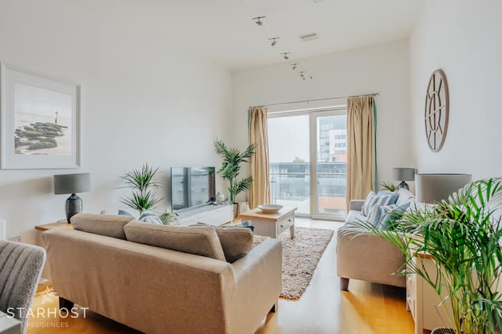 Super 2 Bedroom Ocean Village Apt With Marina View - Southampton