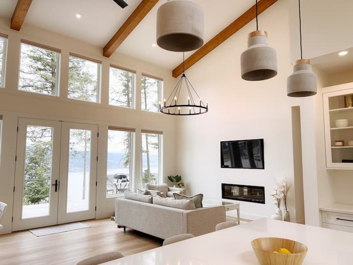 New Lake View Home - Canada