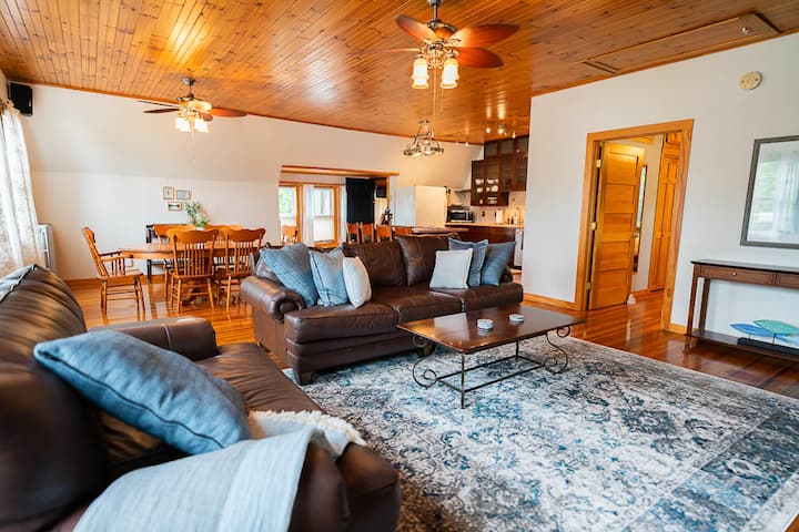 Historic Firehouse - Walk To Lake George Beaches - Lake George, NY