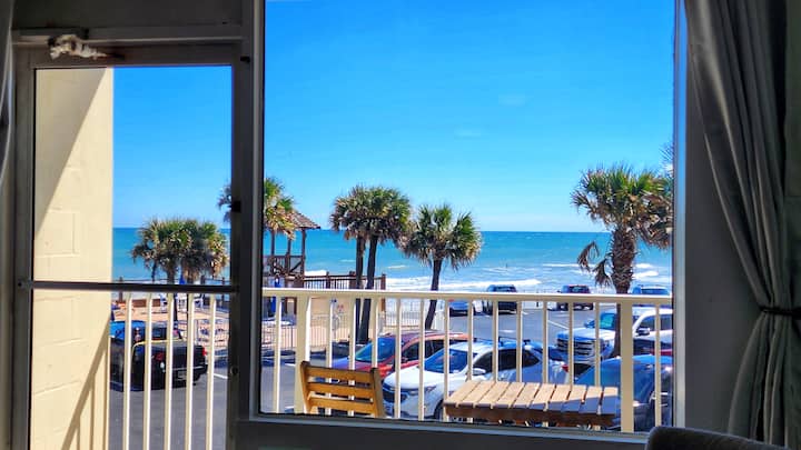 Oceanfront Balcony, 2 Pools, Queen Bed, Smart Tv - Daytona Beach, FL