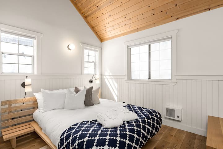 Sierra House - Grover Hot Springs State Park, Markleeville