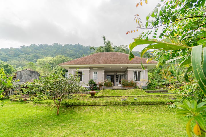 Cozy Getaway Near Beratan Lake - Nature's Paradise - Munduk