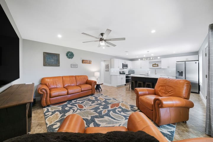 Kingsland Inn | 1st Floor Family Unit | Sleeps 6 - Kingsland, TX