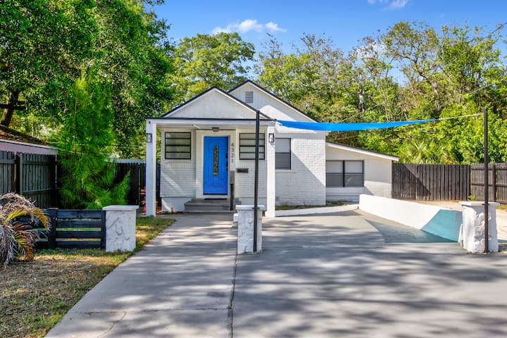 10 Min To Beaches! 1bed/1bath. Full Kitchen - St. Petersburg, FL