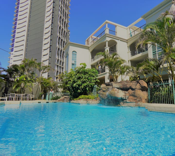 Superb 3br Apartment Pool Wi-fi 2 Park Opp Beach - Surfers Paradise