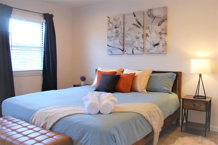 Cozy 2b Apt W/ Private Parking - Pittsburgh