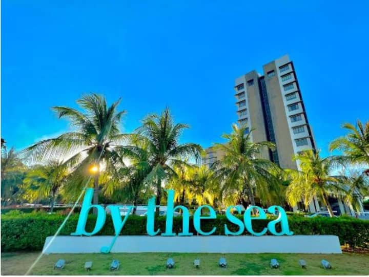 Penang Beach Front Duplex For 6 - Batu Ferringhi