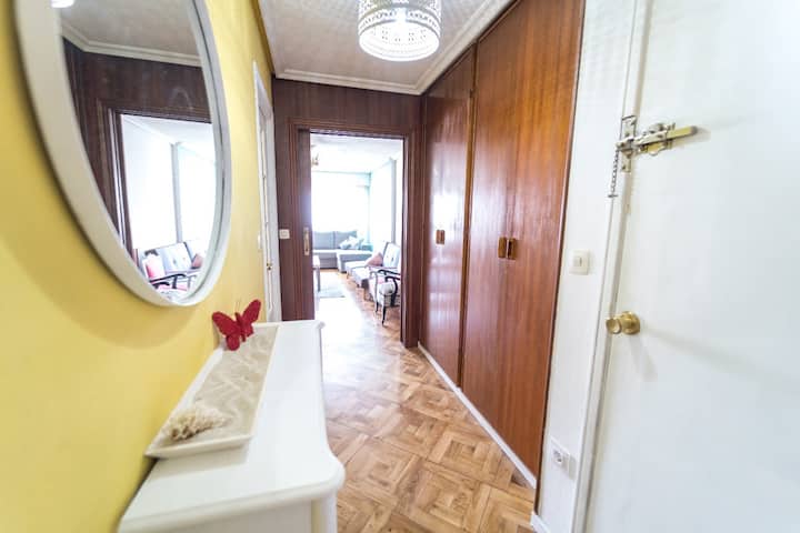 Ideal Families. Near Interchange Train-bus Station - Vigo
