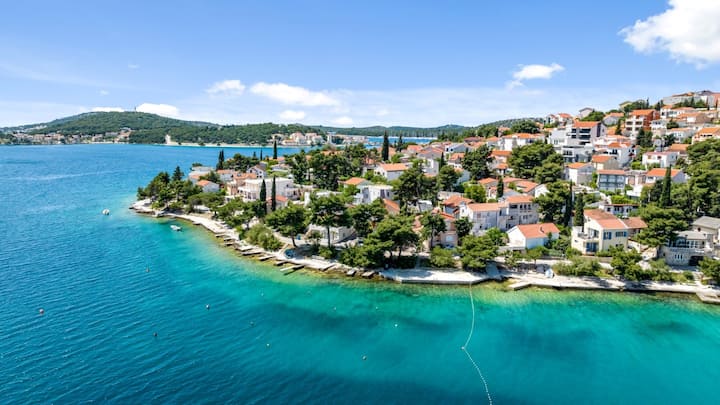 Beachfront Villa | Heated Pool & Crystal Sea View - Primošten