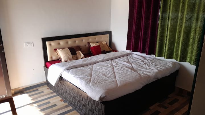 Mountain View Room - Jim Corbett National Park